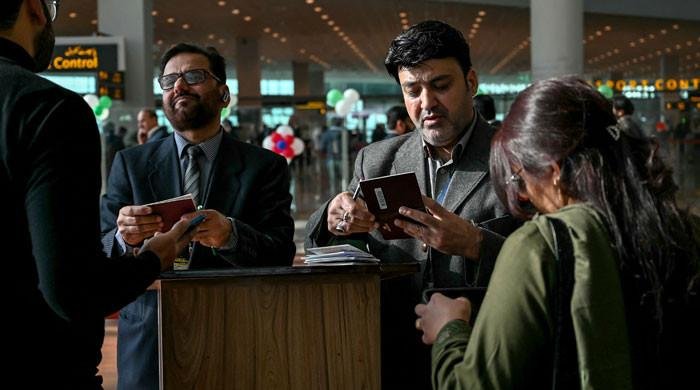 Separate immigration desks to be set up for foreigners at all airports ...